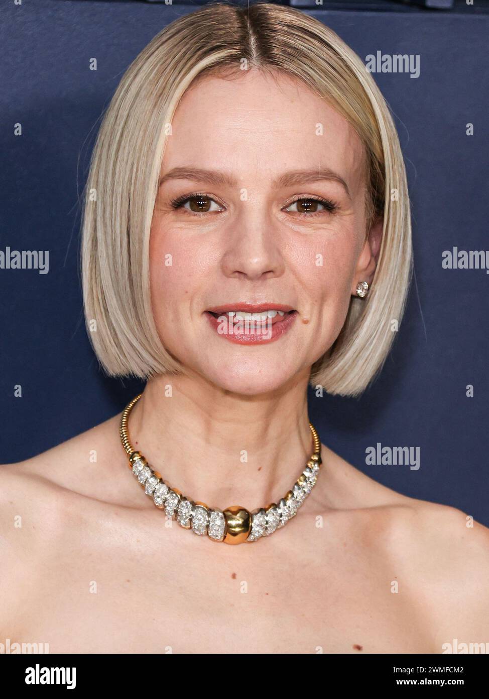 LOS ANGELES, CALIFORNIA, USA - FEBRUARY 24: Carey Mulligan wearing a ...