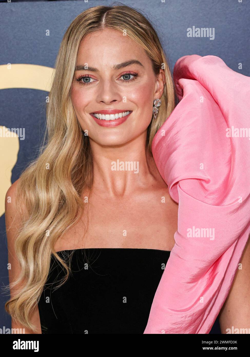 LOS ANGELES, CALIFORNIA, USA - FEBRUARY 24: Margot Robbie wearing ...