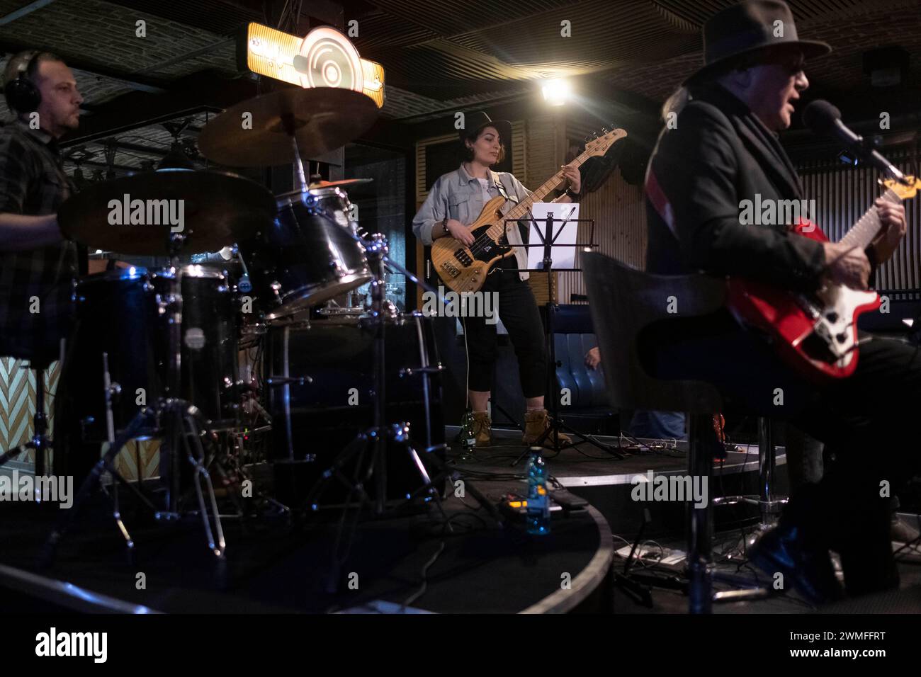 Iranian electorate hi-res stock photography and images - Alamy