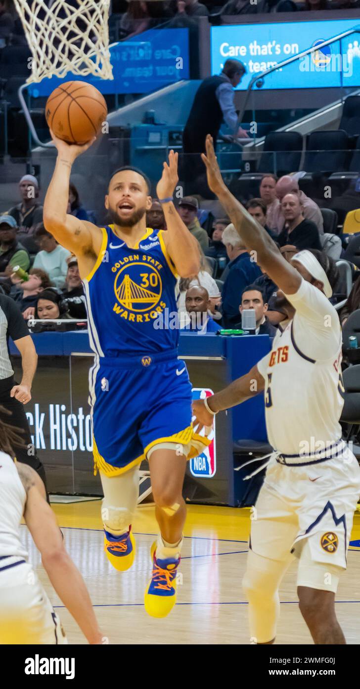 San Francisco, USA. 25th Feb, 2024. Stephen Curry (L) of Golden State ...