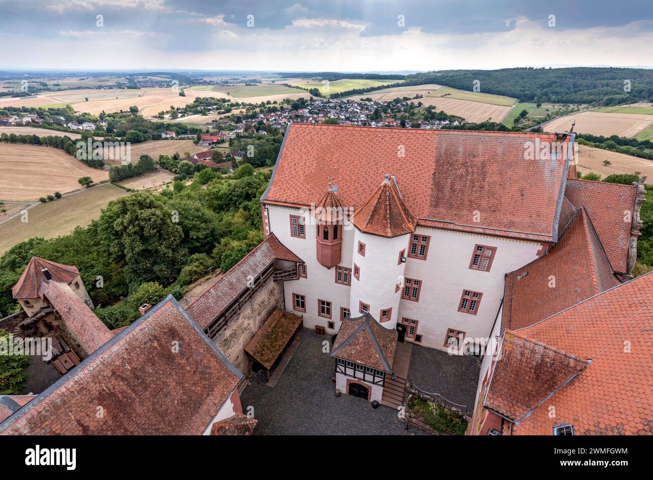 Rondel and battlements of the Zwinger, Zinzendorfbau, Palas with stair ...