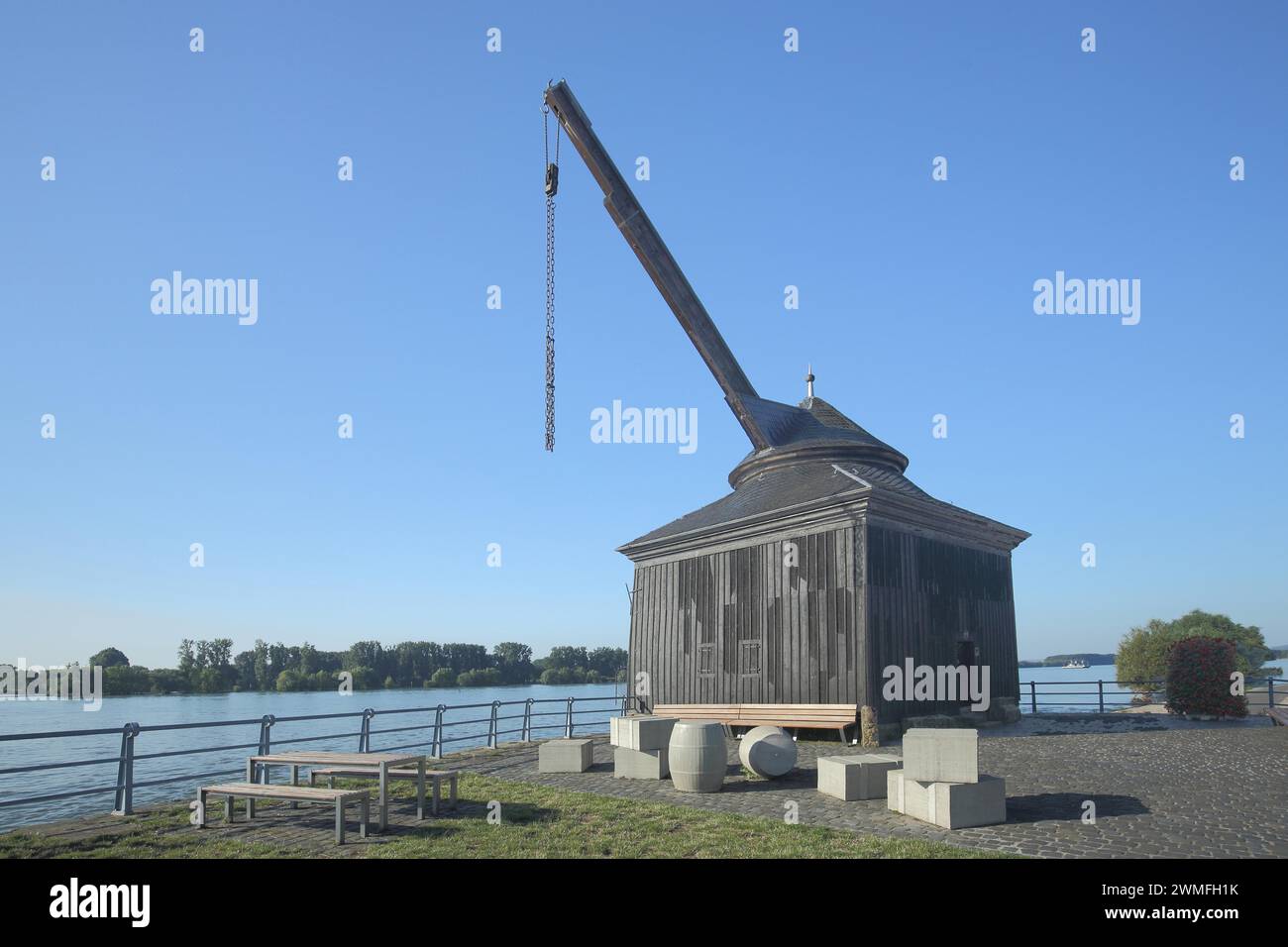 Historic wine loading crane from 1746 with cargo, suitcase and wine ...