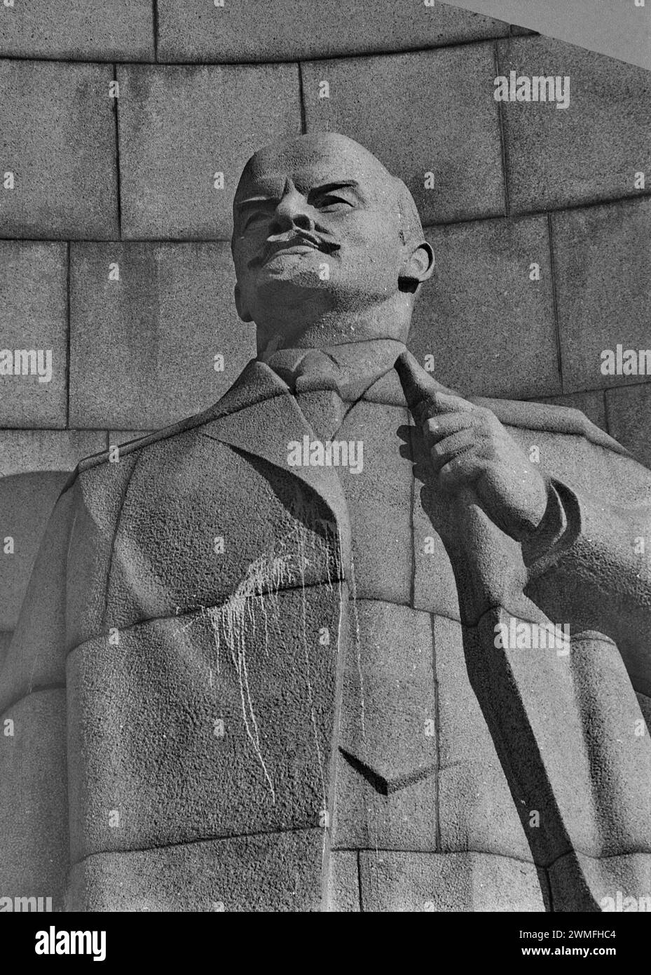 Lenin monument with a coloured liquid thrown at it, end of 1991 ...