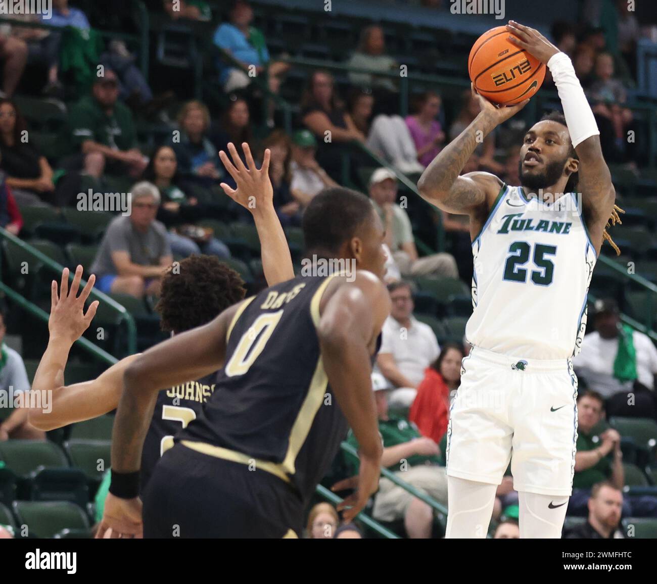 Tulane Green Wave guard Jaylen Forbes (25) shoots a three-pointer ...