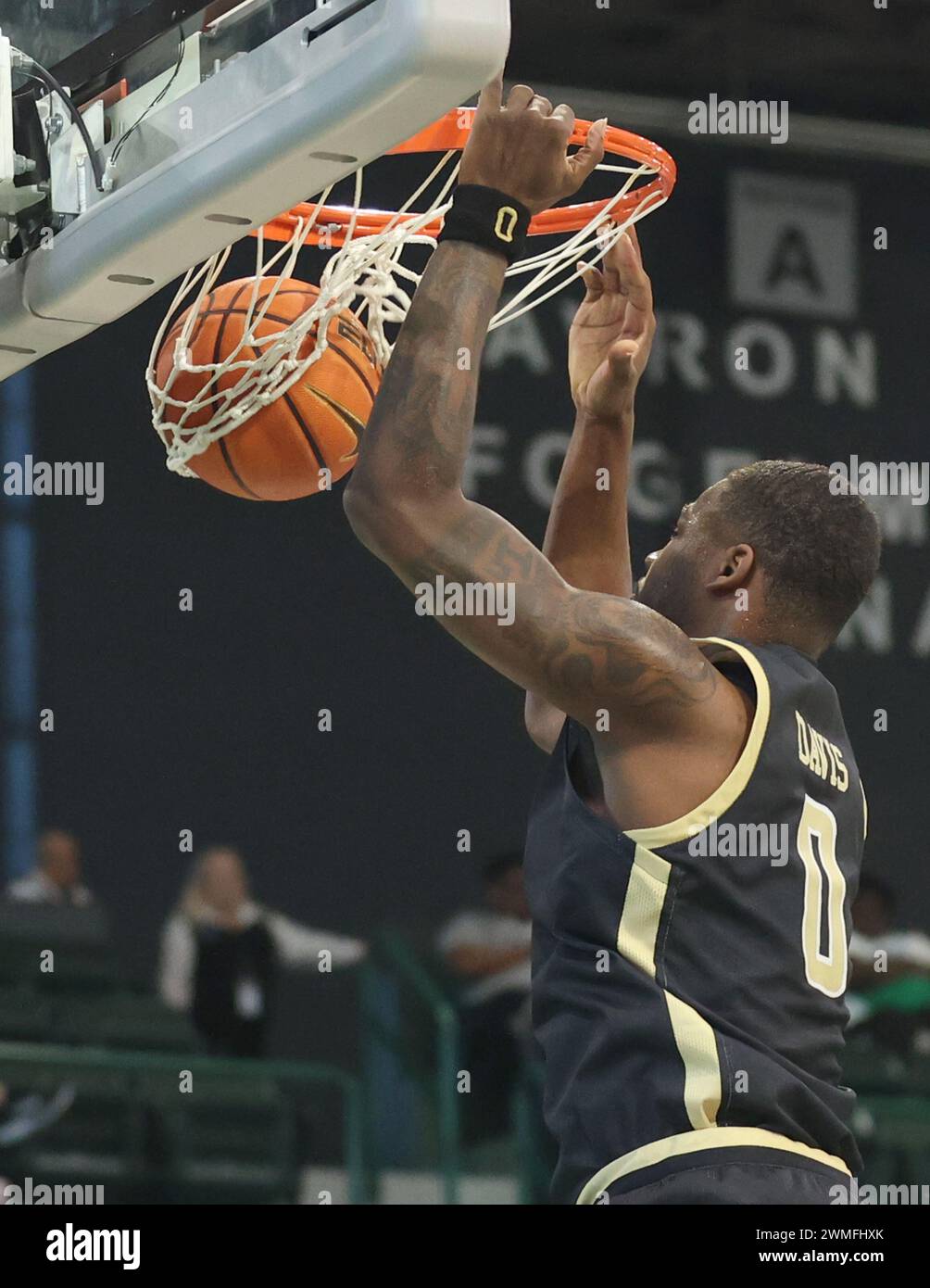 New Orleans, USA. 25th Feb, 2024. UAB Blazers forward Javian Davis (0 ...