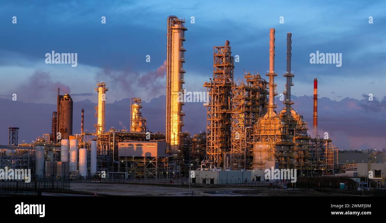 A modern, large polymer factory Stock Photo - Alamy