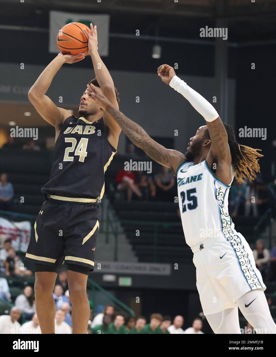 New Orleans, USA. 25th Feb, 2024. UAB Blazers guard Efrem Johnson (24 ...