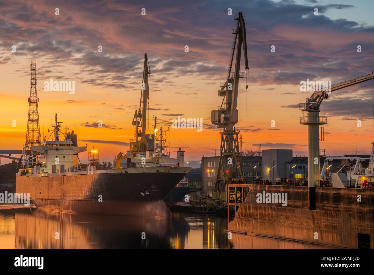 Ship repair at the ship repair yard Stock Photo - Alamy