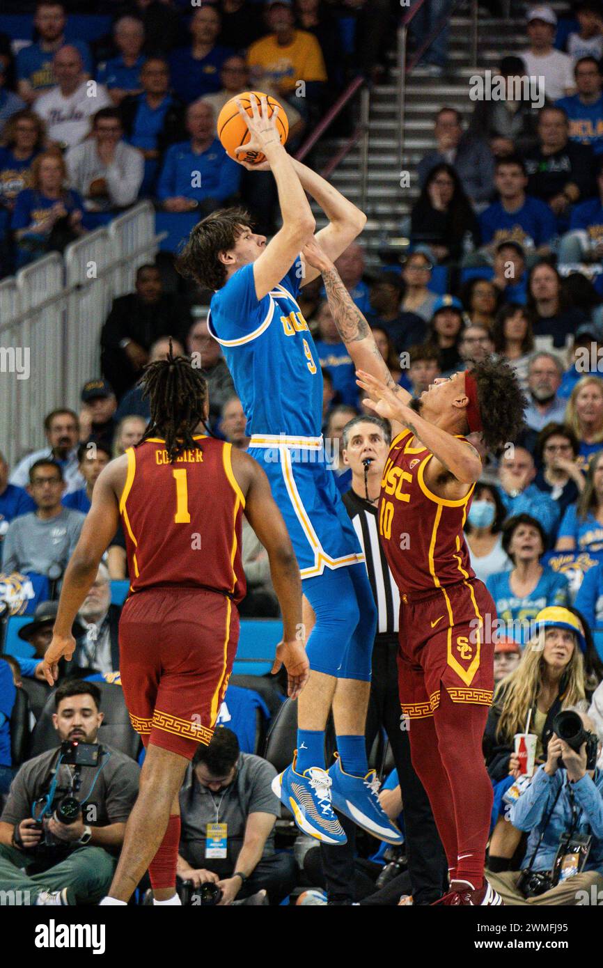 UCLA Bruins forward Berke Buyuktuncel (9) shoots over USC Trojans ...