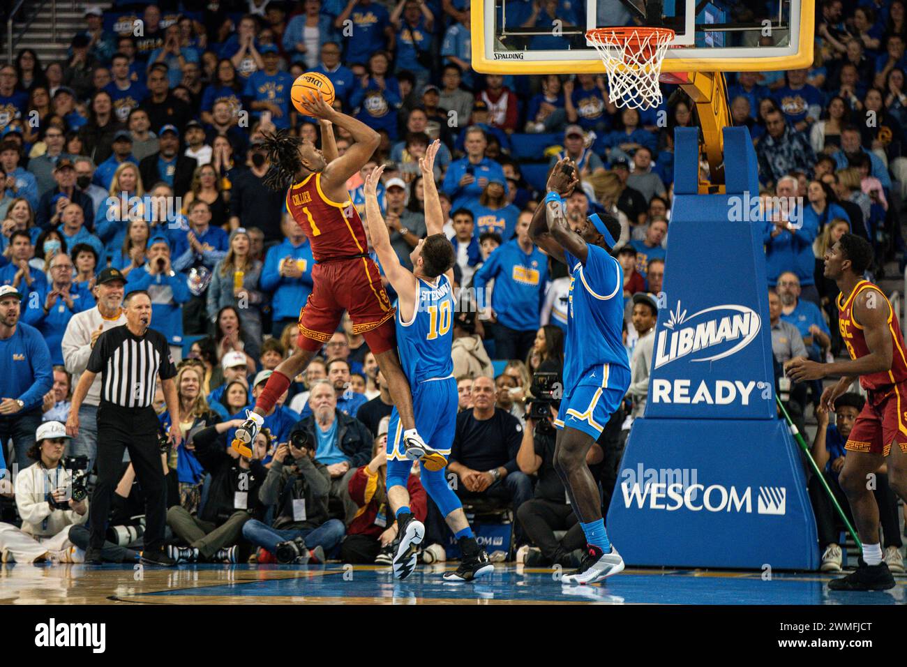 USC Trojans guard Isaiah Collier (1) shoots over UCLA Bruins guard ...
