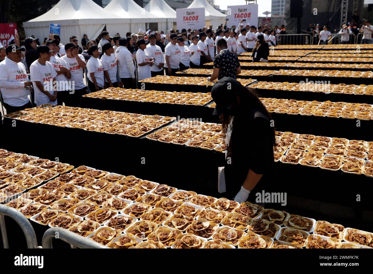 Non Exclusive: February 24, 2024, Mexico City, Mexico: Taqueros obtain ...