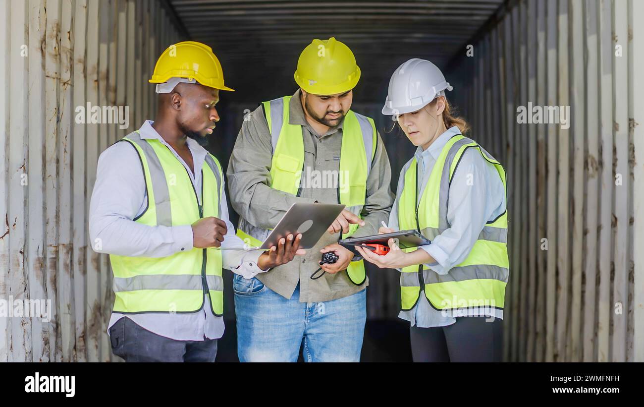 Port worker checking cargo hi-res stock photography and images - Alamy