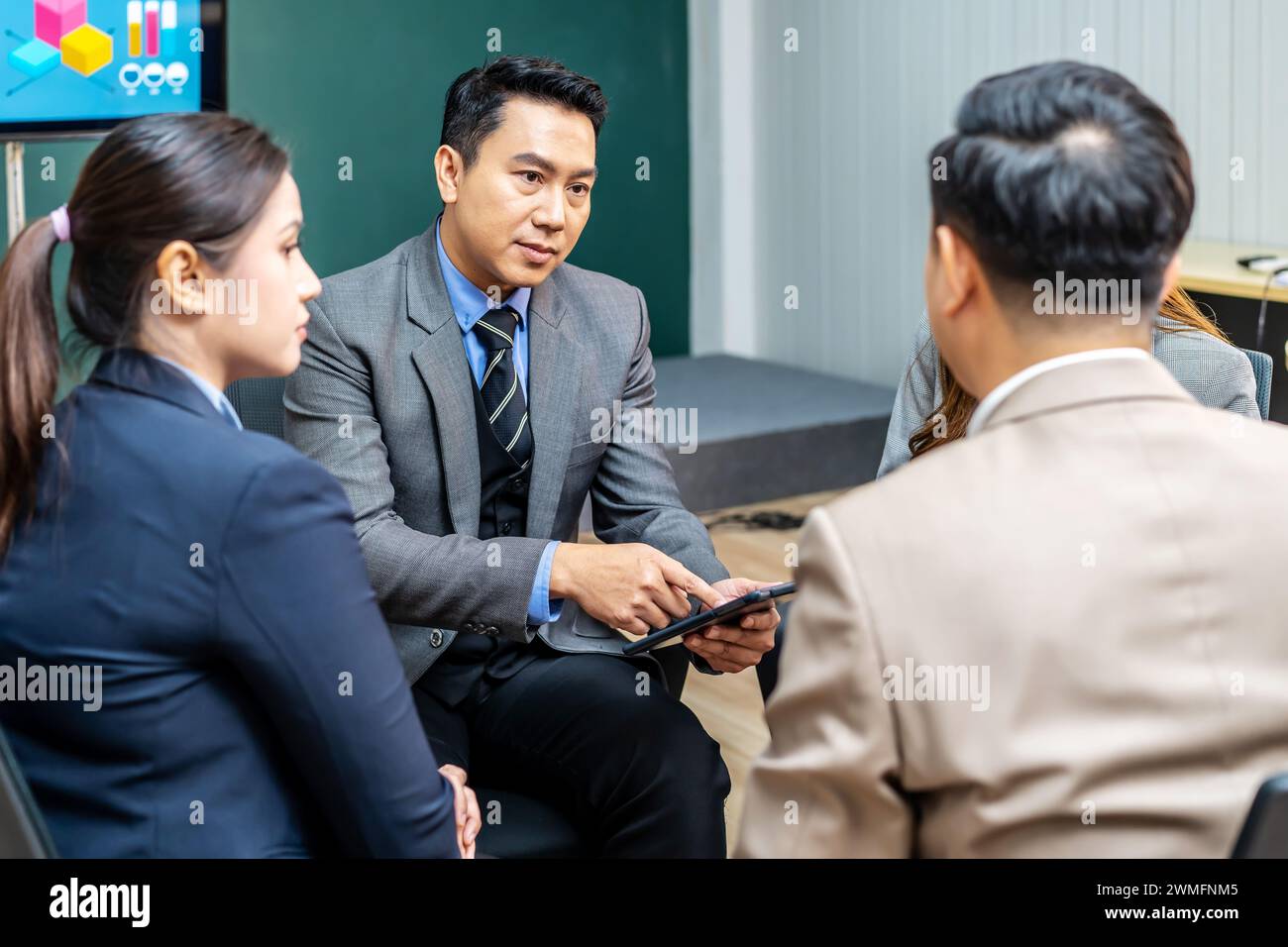 Team guidance meeting hi-res stock photography and images - Alamy