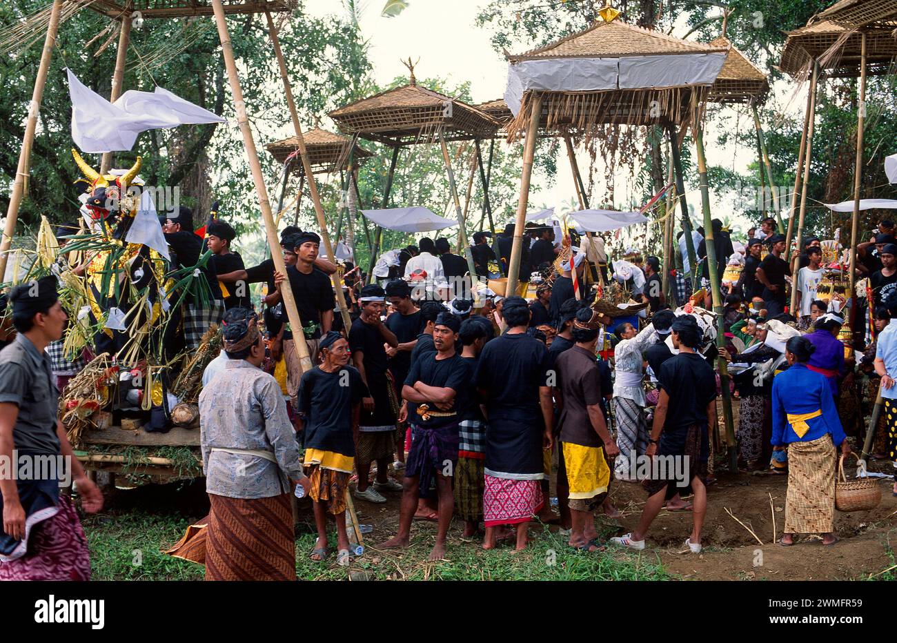 Hindu cremation ceremony. Bali, Indonesia Stock Photo - Alamy