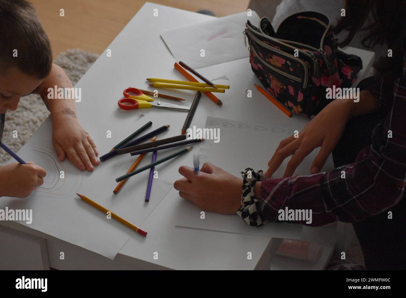 Children drawing and writing Stock Photo - Alamy