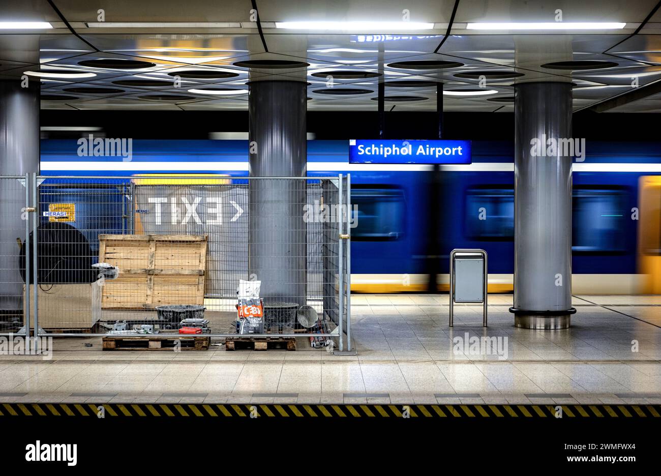 Schiphol station tunnel hi-res stock photography and images - Alamy