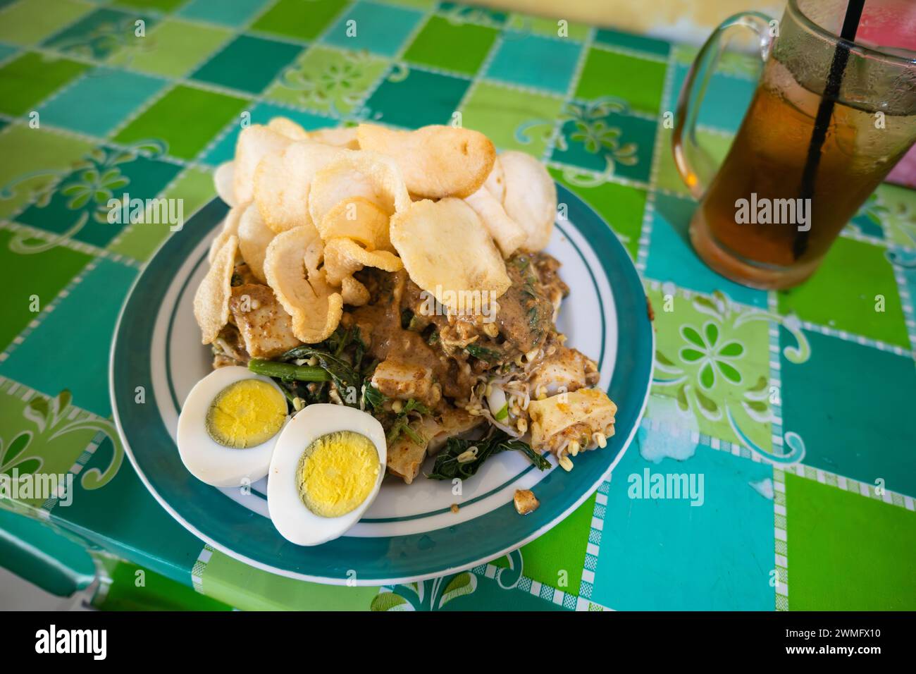 Lotek, a traditional vegetarian Javanese food, famous street food in ...