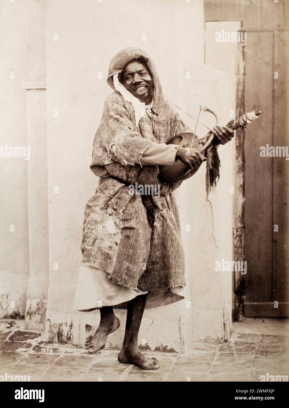 Poor ragged clothes hi-res stock photography and images - Alamy