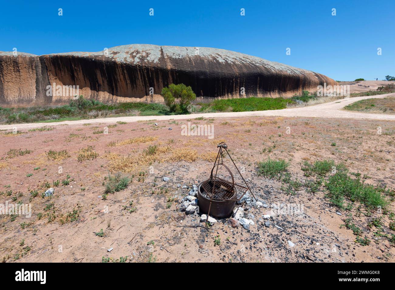 View of Wattle Grove Rock campground, Wudinna, Eyre Peninsula, South ...