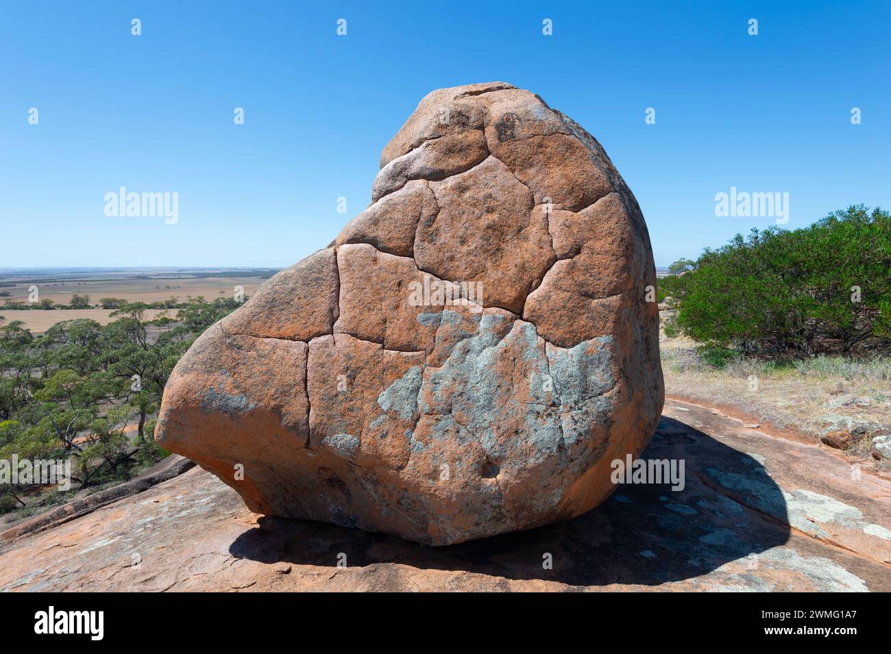 Amazing rock formations at Tcharkuldu Rock, Minnipa, Eyre Peninsula ...