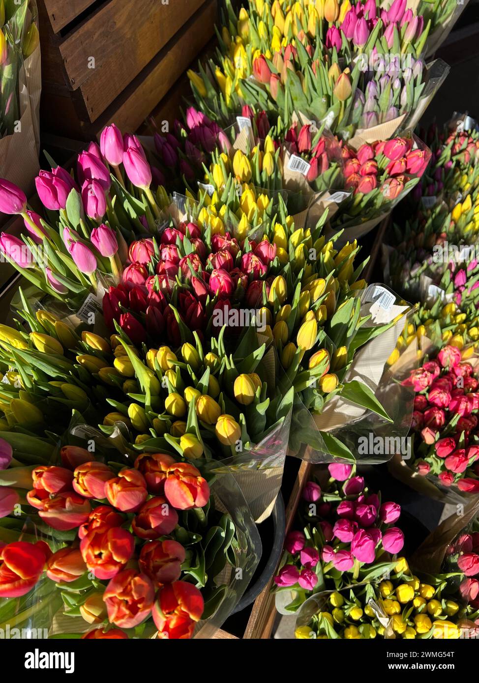 Spring bouquets hi-res stock photography and images - Alamy
