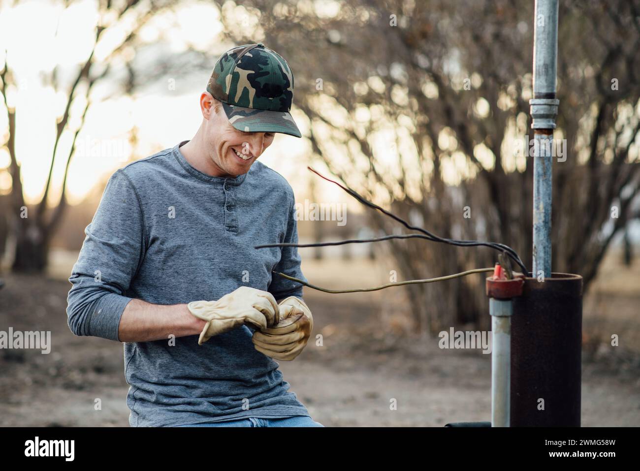 People doing diy hi-res stock photography and images - Alamy