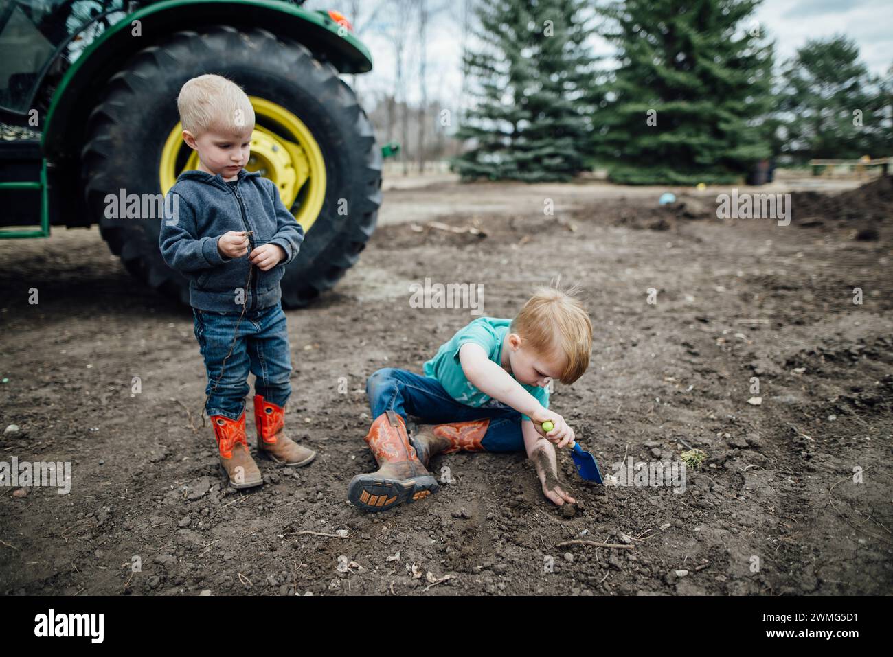 Daylight dirt hi-res stock photography and images - Alamy