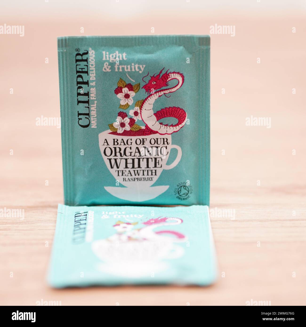 Clipper organic tea bag hi-res stock photography and images - Alamy