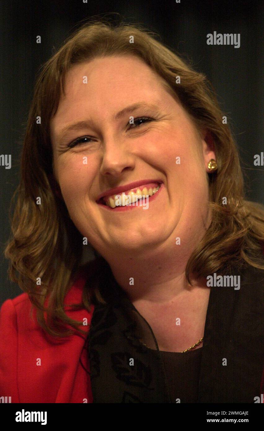 Susan Deacon, The Scottish Executive's Minister for Health, delivers ...