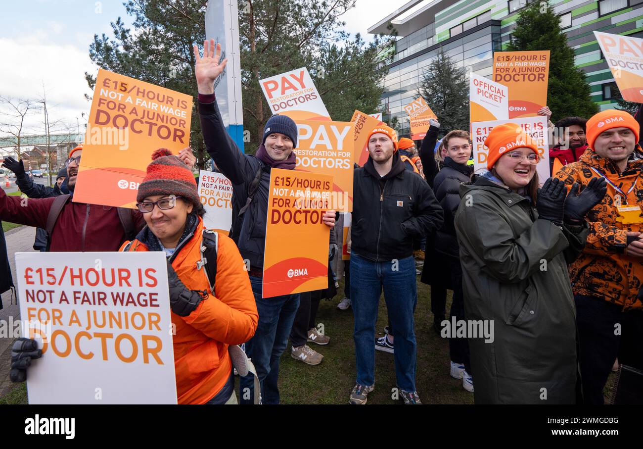 Slogans picket hi-res stock photography and images - Alamy