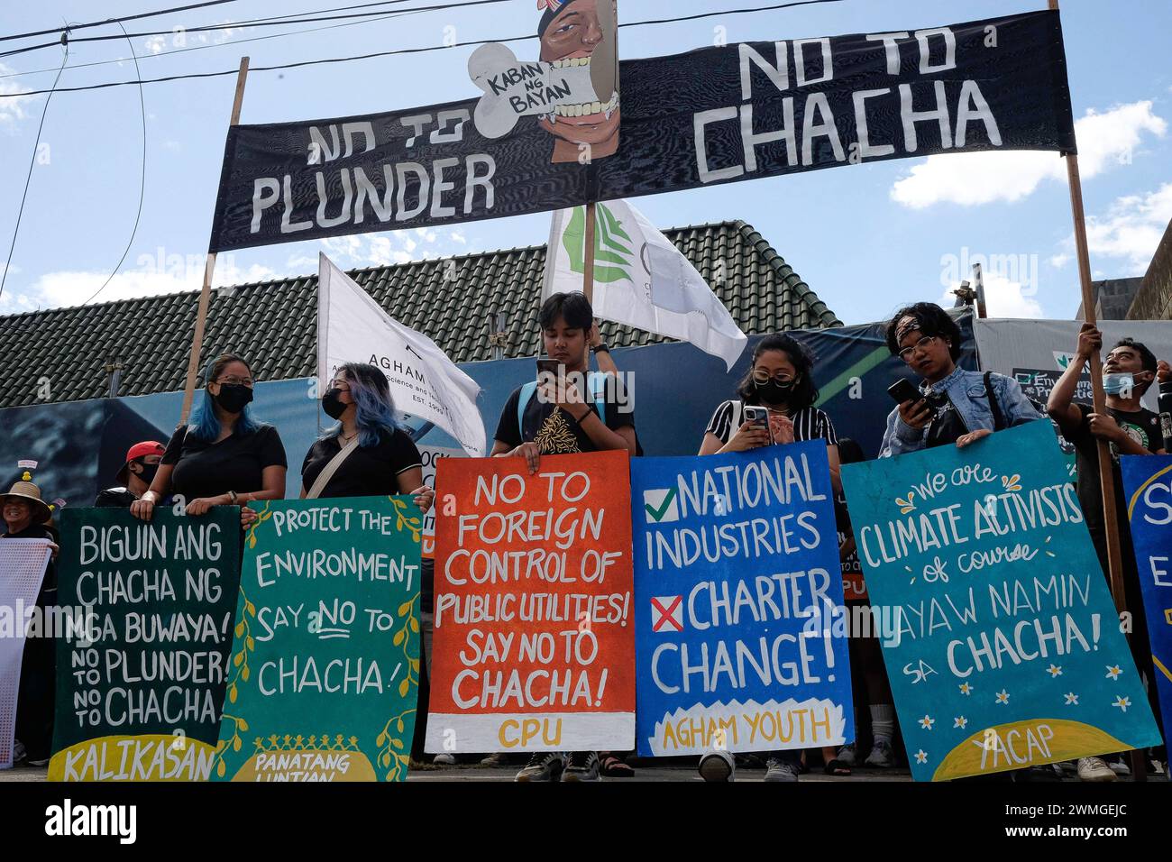 Thousands of Filipino activists commemorated the 38th EDSA People Power ...