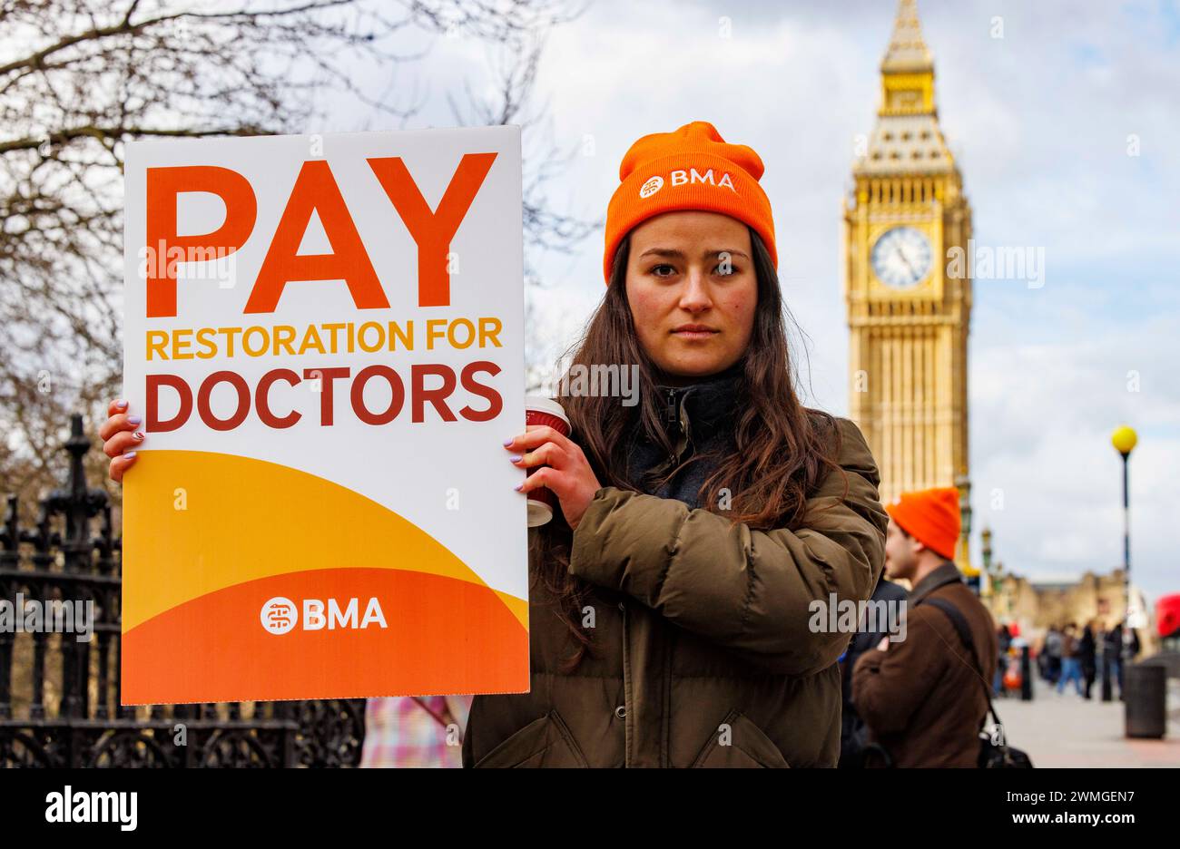 London, UK 26 Feb 2024 Junior doctors on the picket line outside St ...