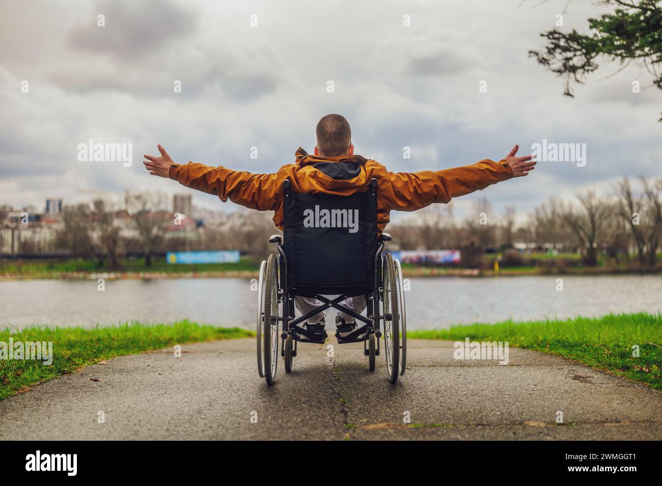 Outdoor activity for disabled hi-res stock photography and images - Alamy