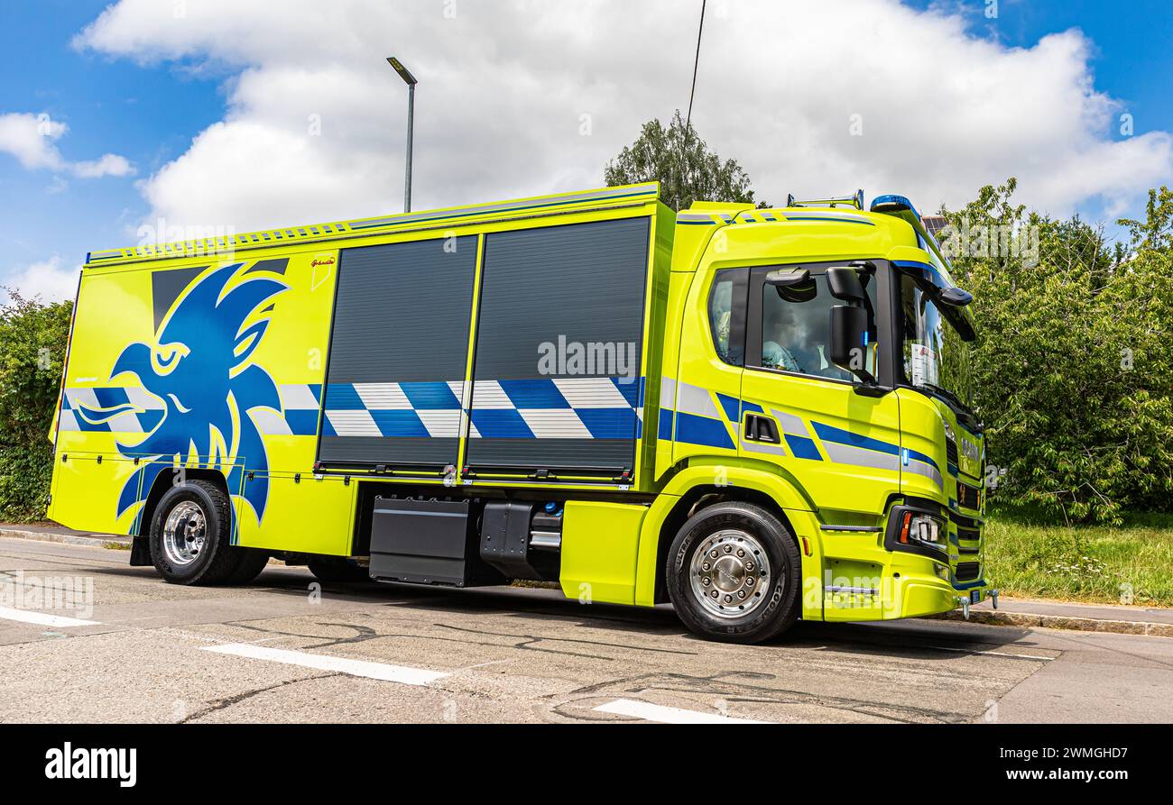 Auch die Betriebsfeuerwehr der DSM Sisseln war mit ihrem Chemiewehr ...