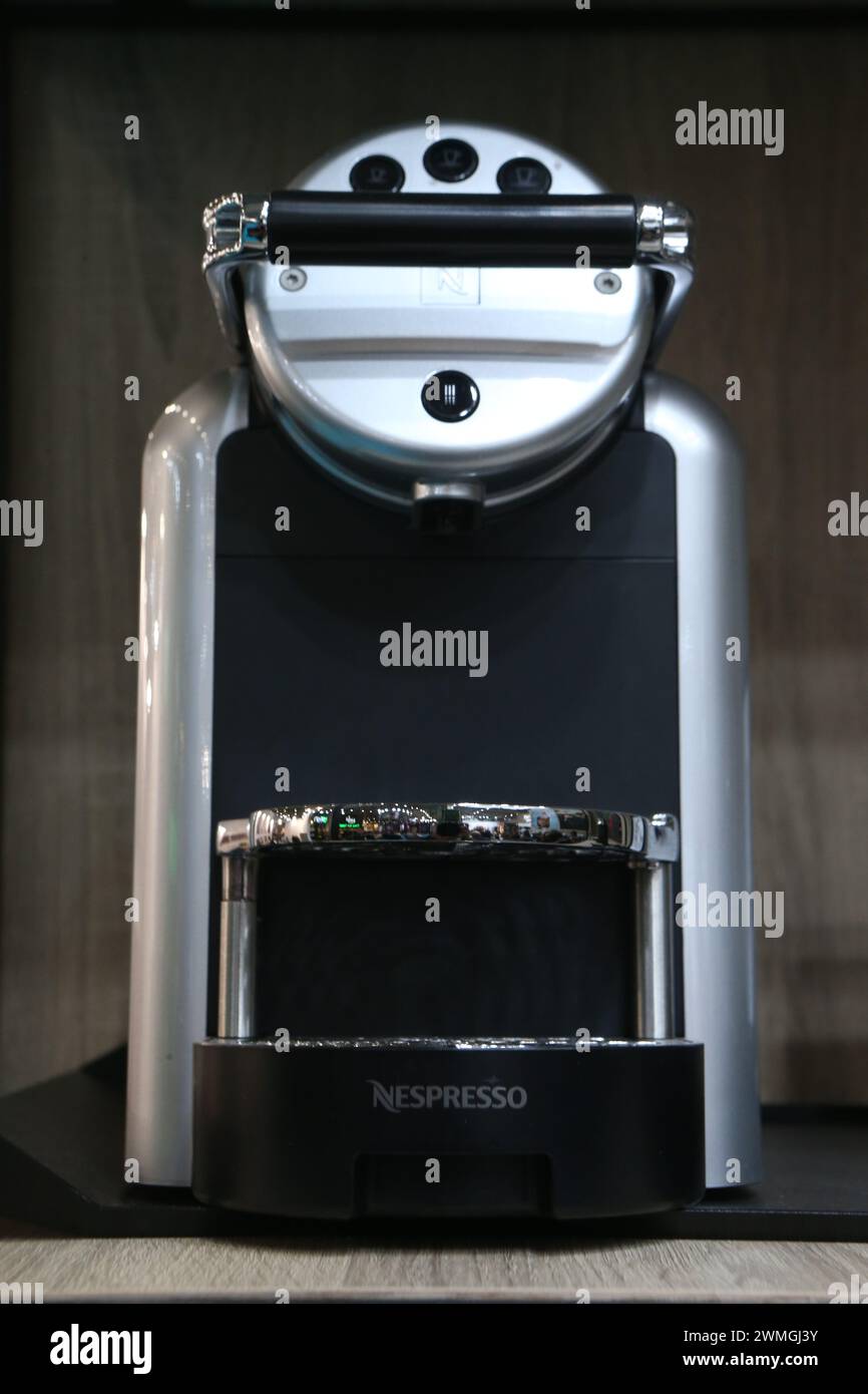 Nestle coffee maker hi-res stock photography and images - Alamy