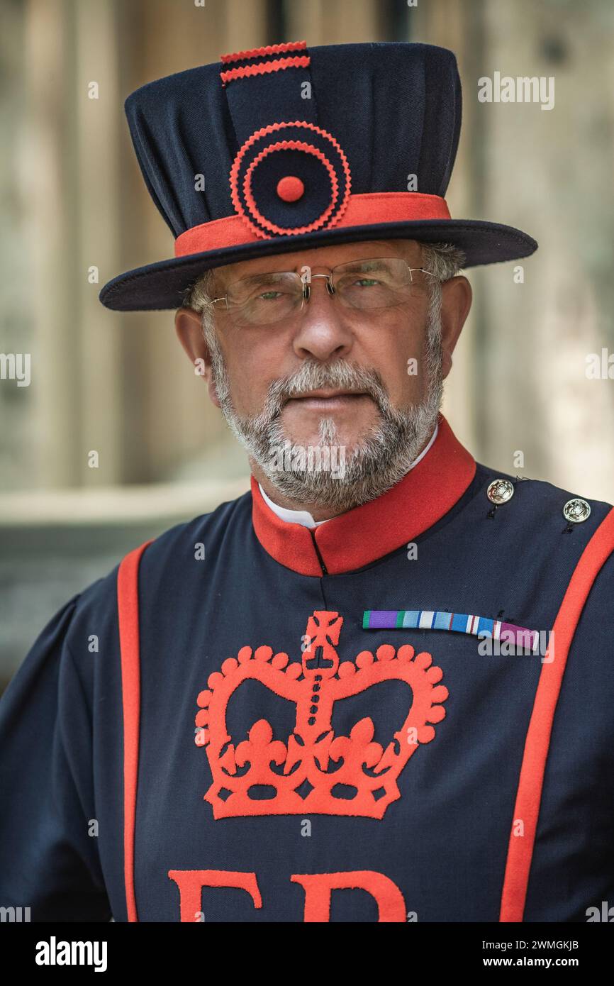 London beefeater guard hi-res stock photography and images - Alamy