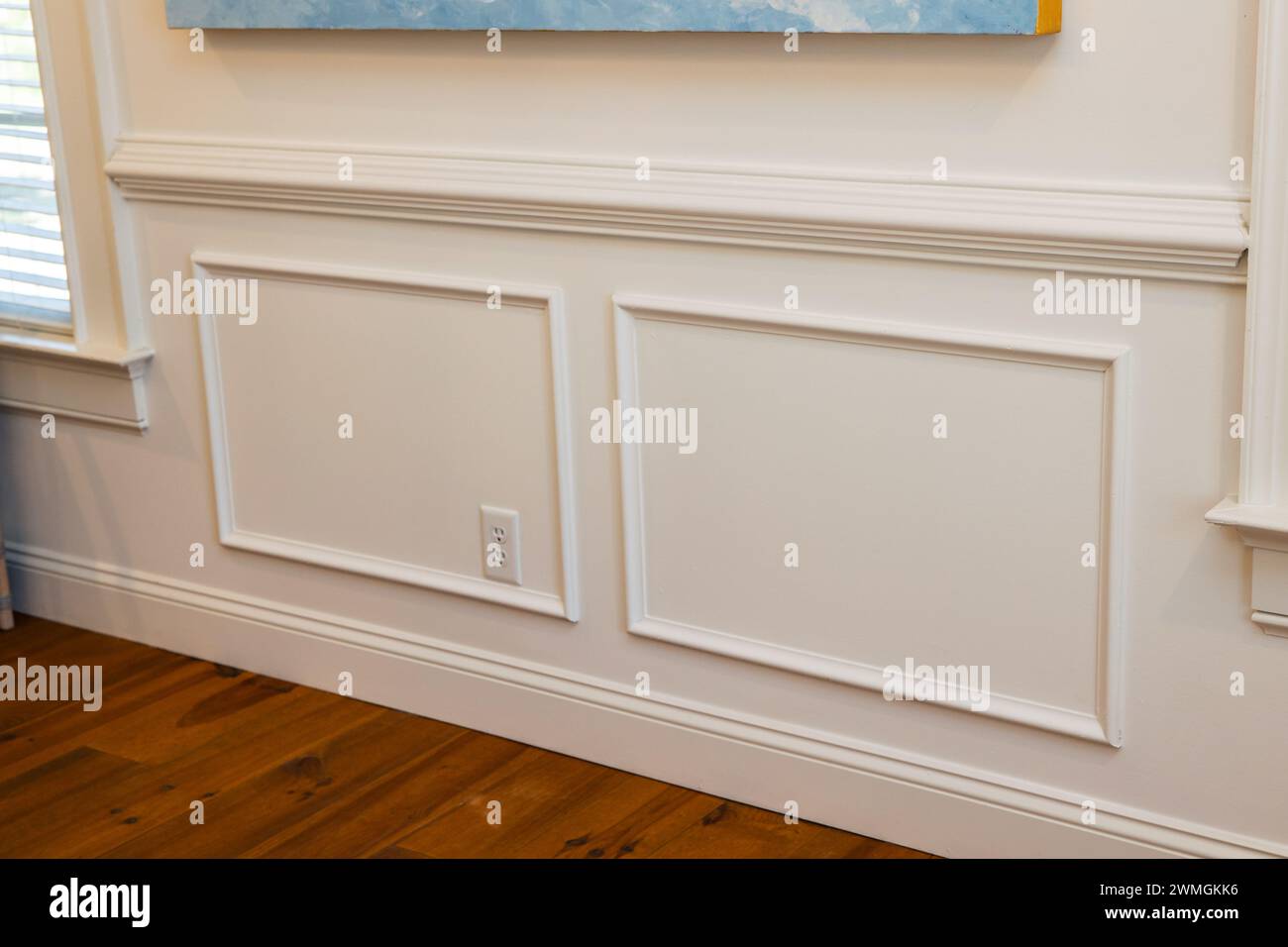 Cream colored architrave decorative wall molding wall trim with ...