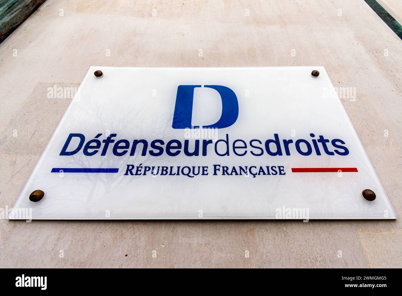 Human rights logo hi-res stock photography and images - Alamy