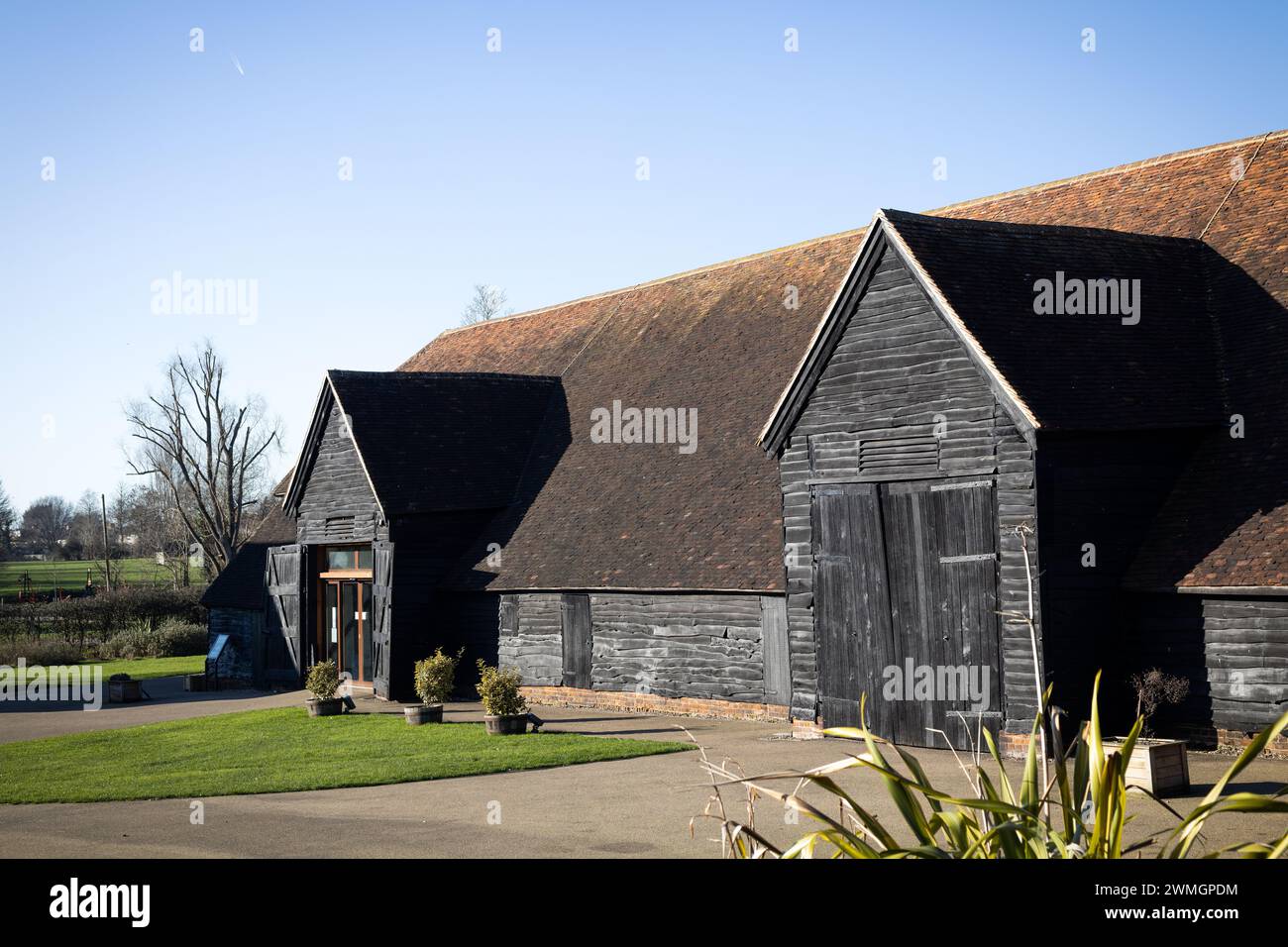Harrow Wealdstone Tudor Great Barn Stock Photo - Alamy