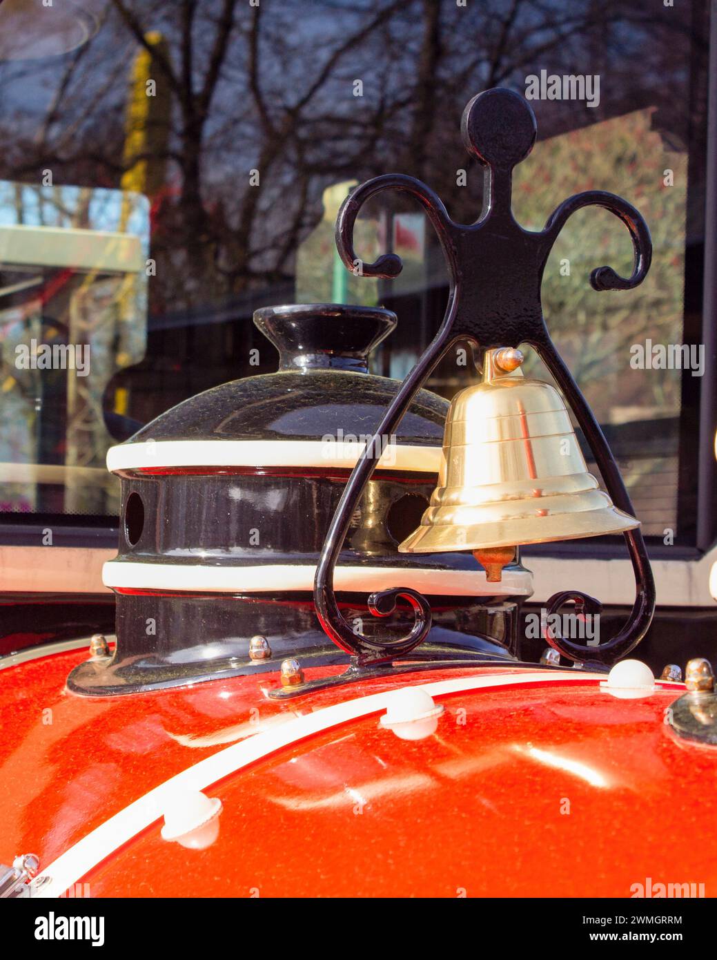 Happiness signal hi-res stock photography and images - Alamy