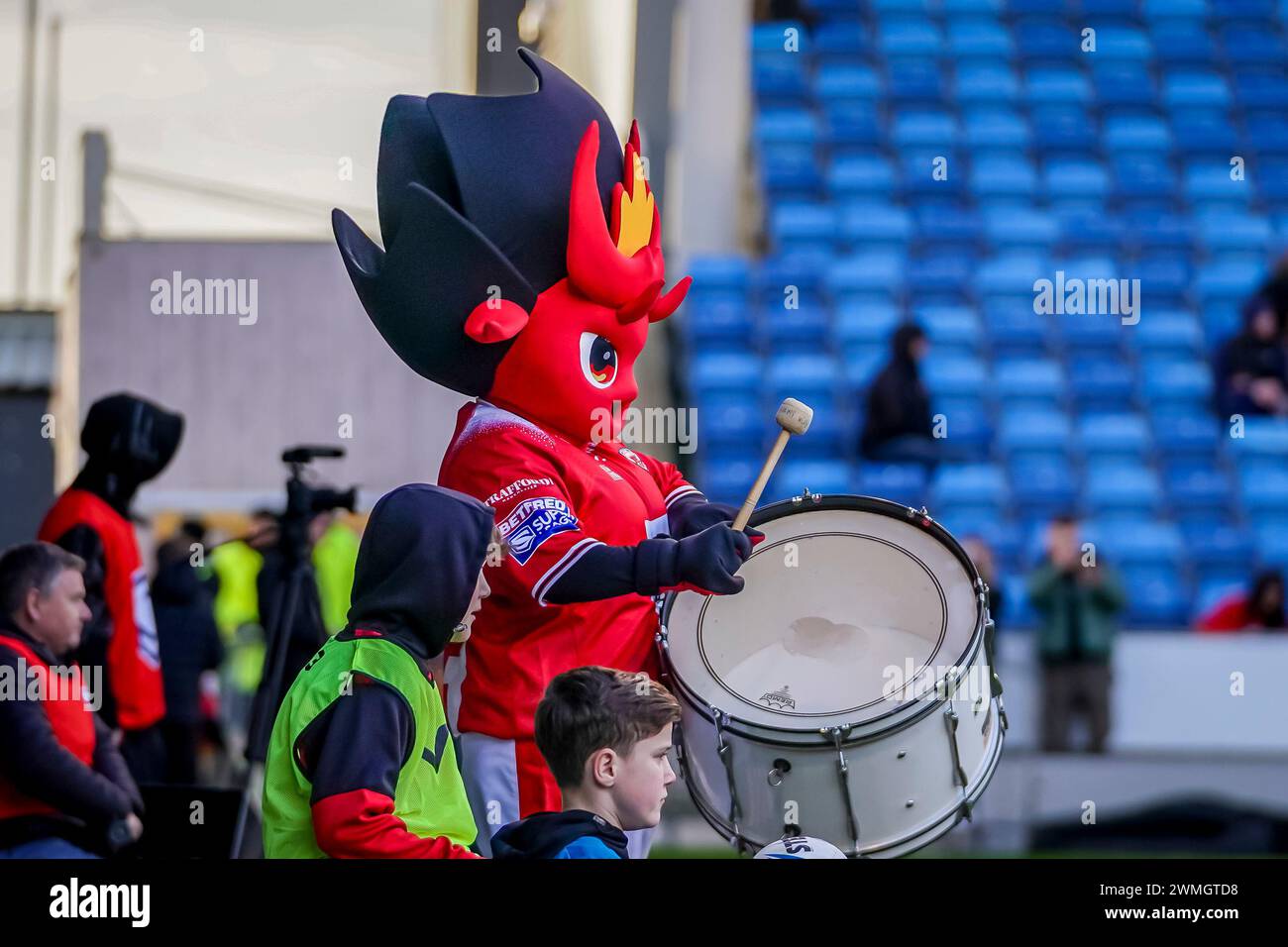 Super drum hi-res stock photography and images - Alamy