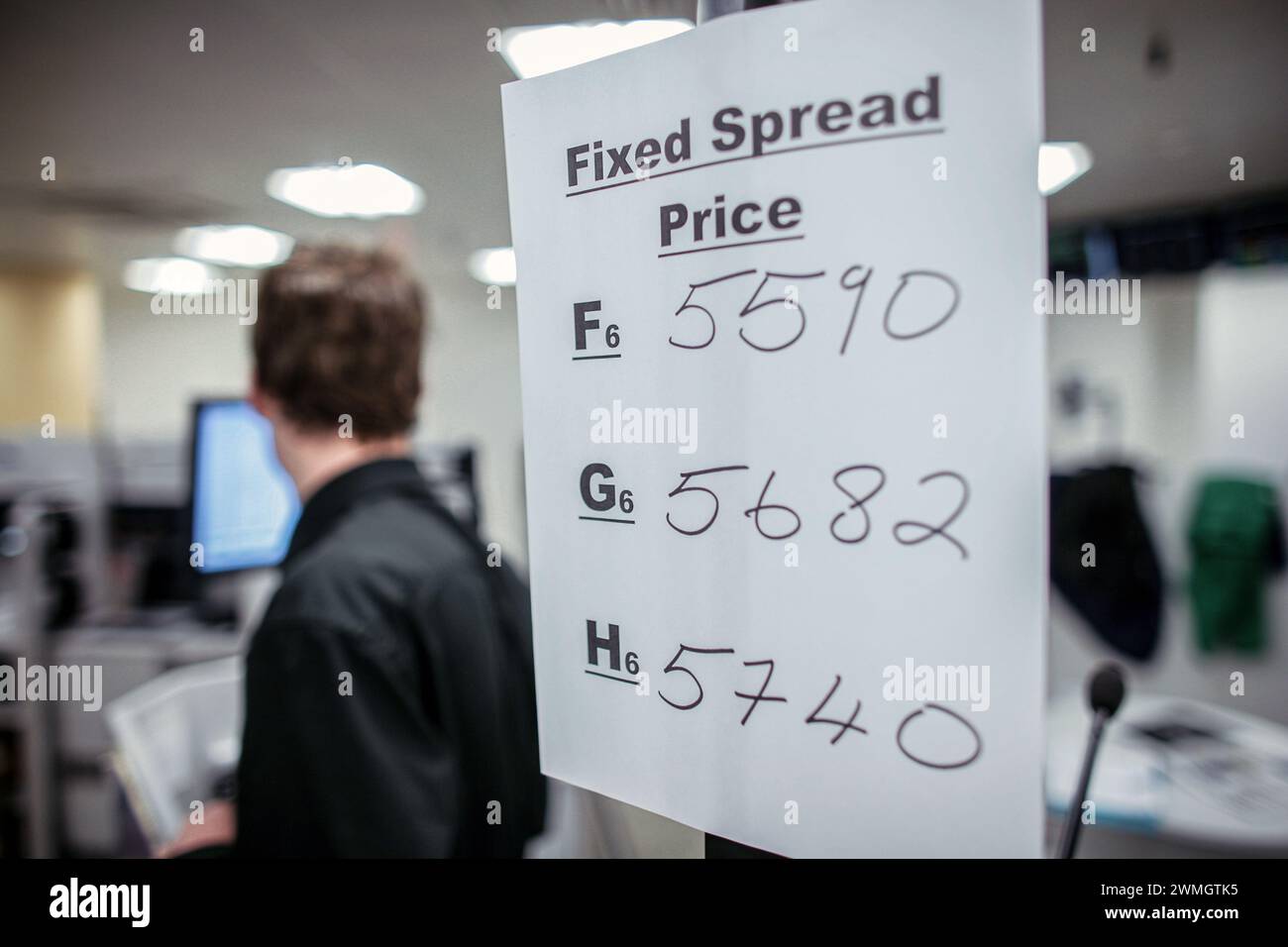 Spread trader hi-res stock photography and images - Alamy