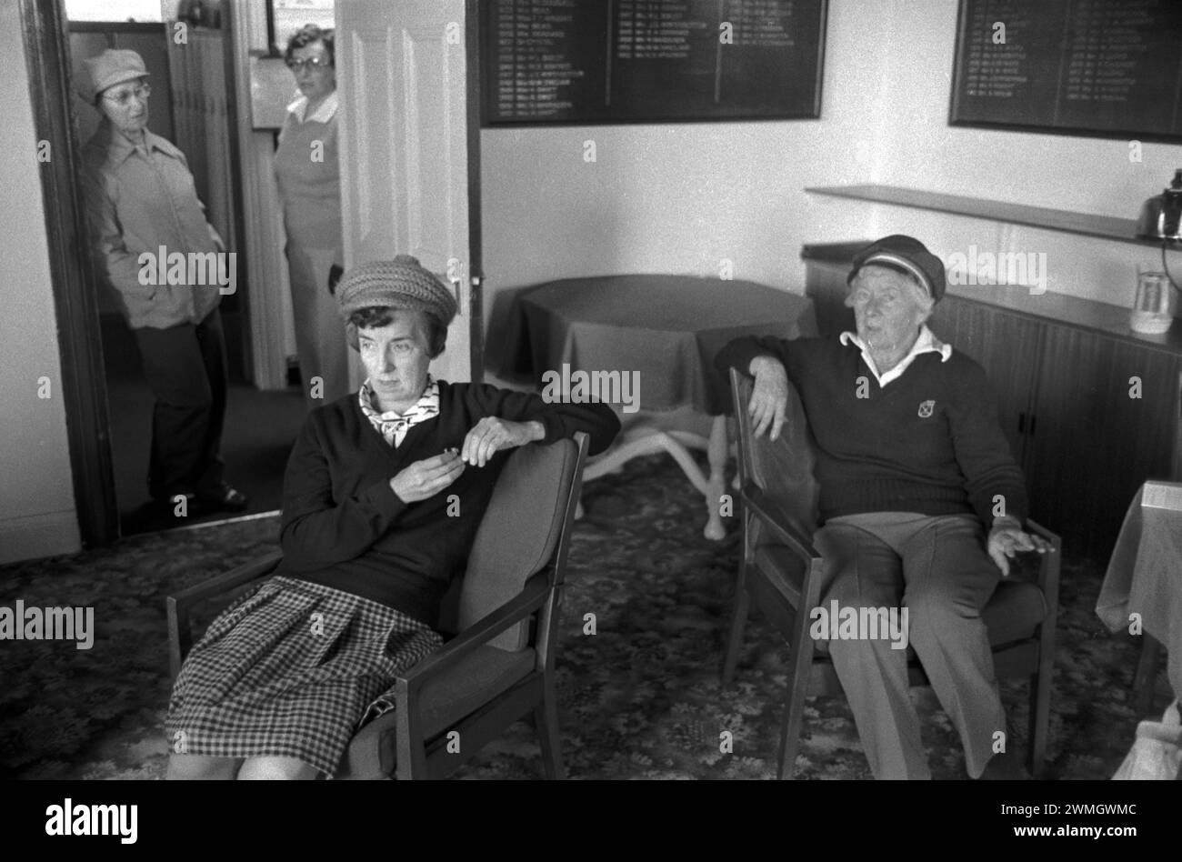 Golf women 1980s hi-res stock photography and images - Alamy