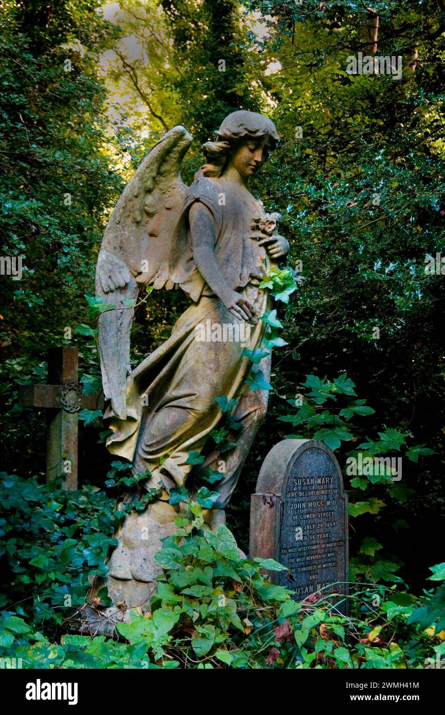 Ornamental grave statue in Highgate Cemetery London Stock Photo - Alamy