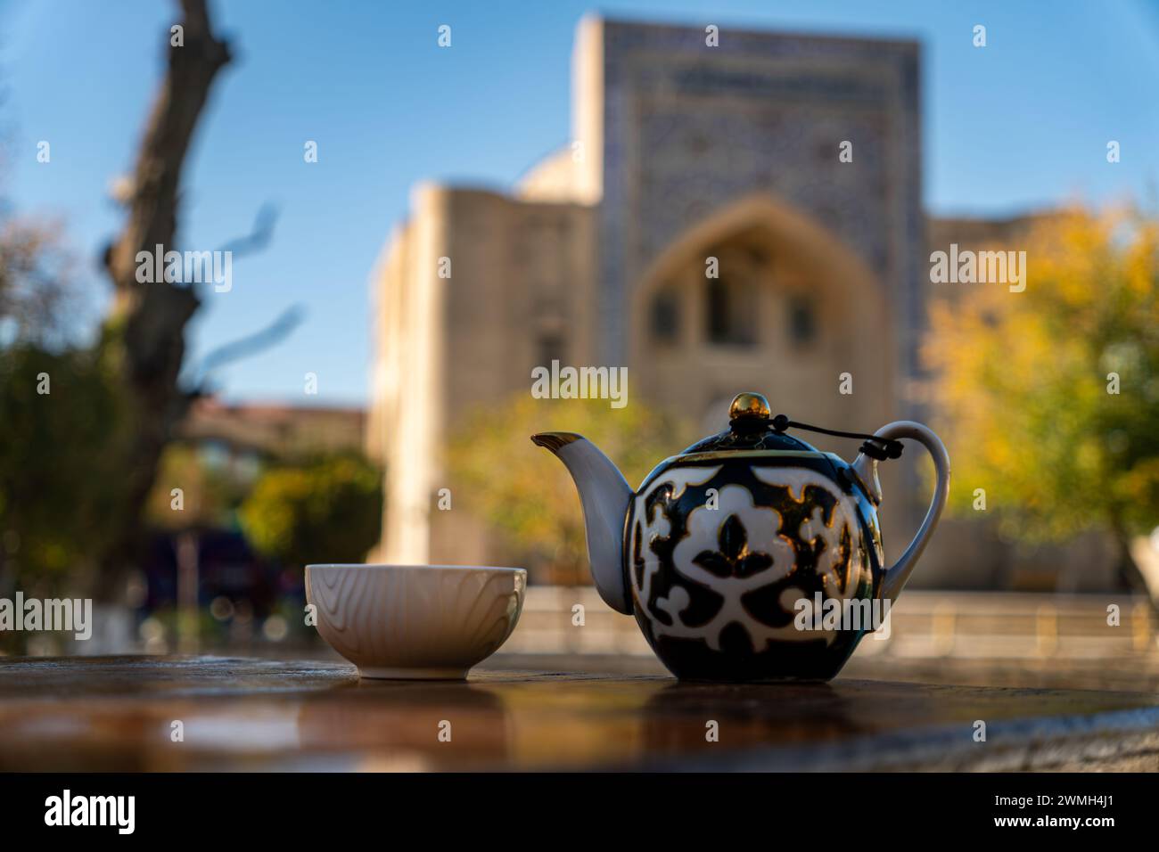 Traditional tea ceremony in samarkand hi-res stock photography and ...