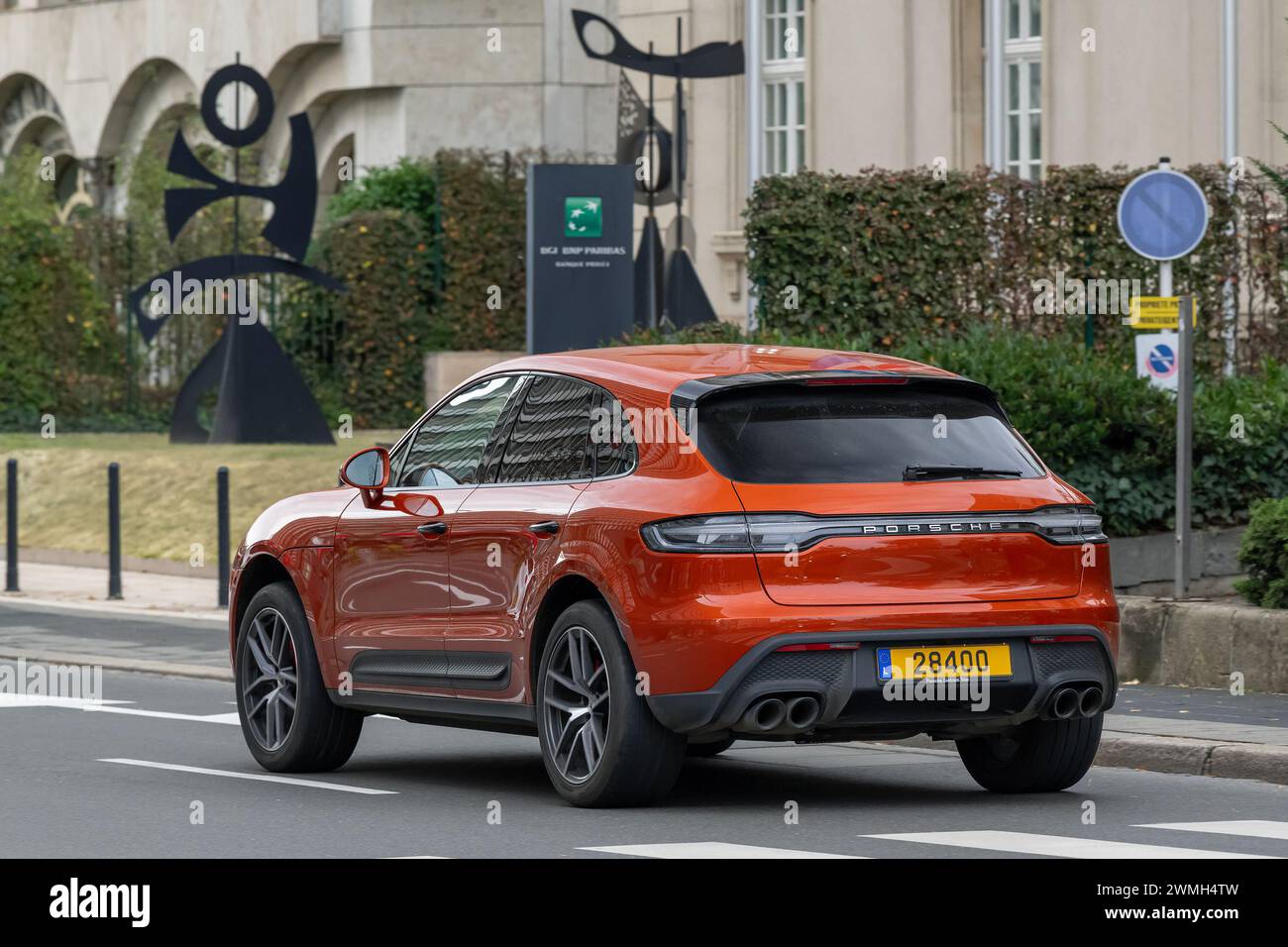 Porsche macan driving hi-res stock photography and images - Alamy