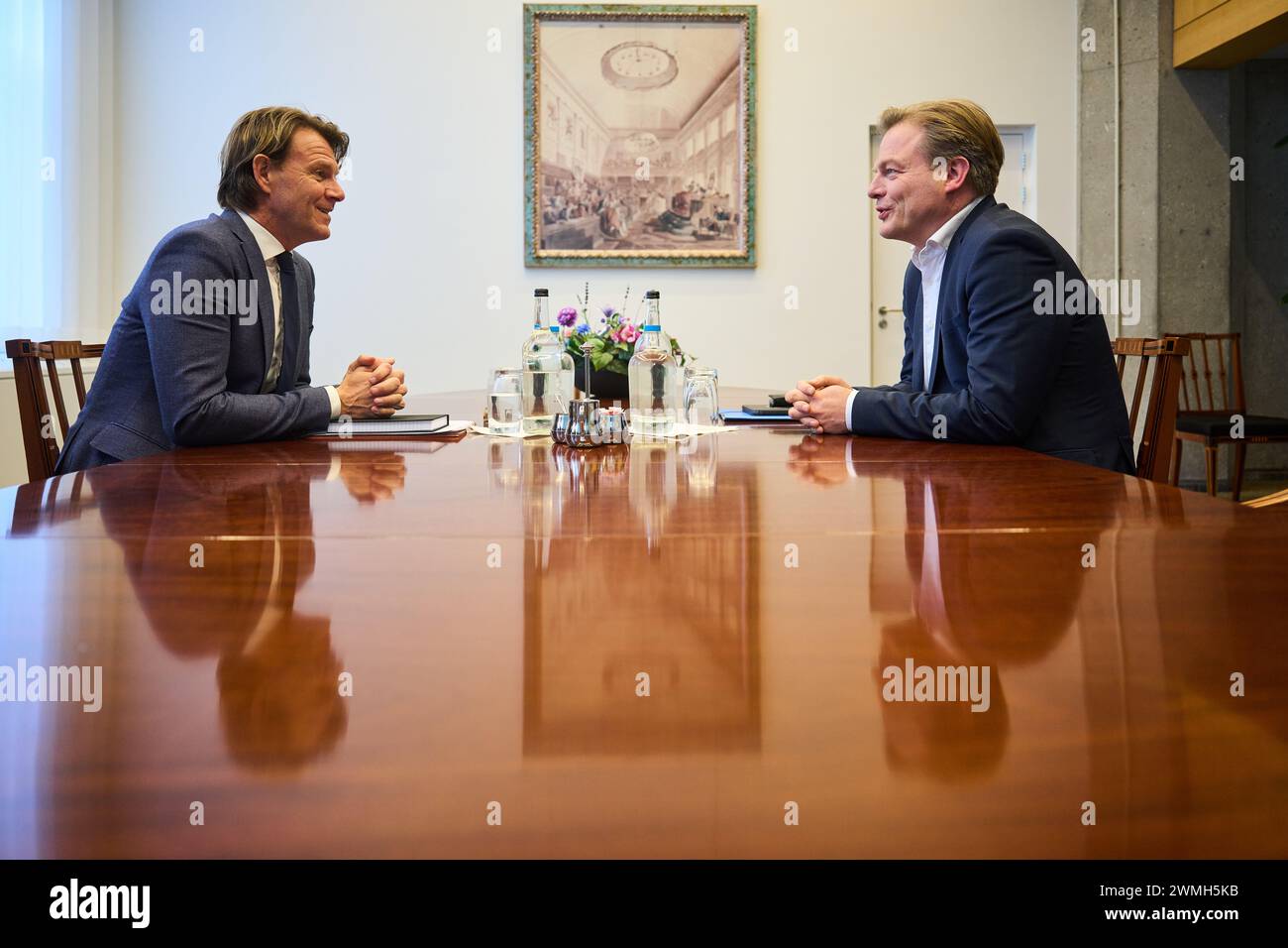 Gespreksronde hi-res stock photography and images - Alamy