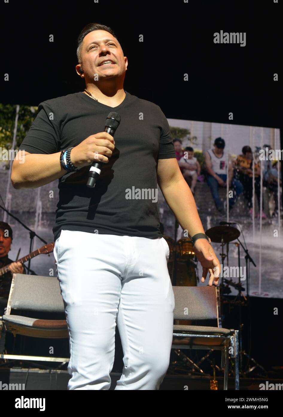 El puma singer hi-res stock photography and images - Alamy