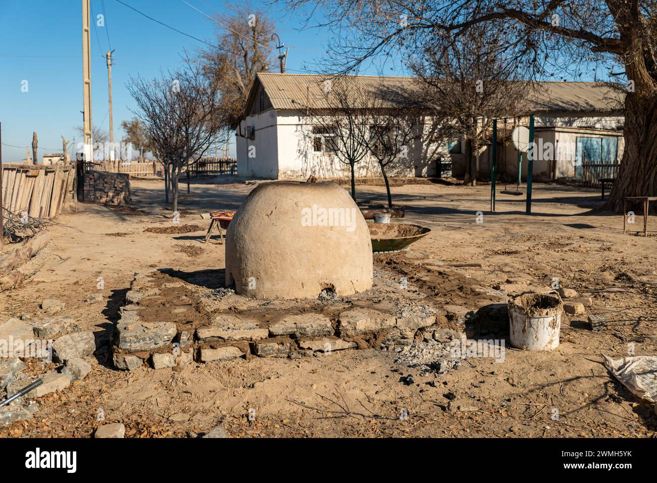 Clay house middle east hi-res stock photography and images - Alamy
