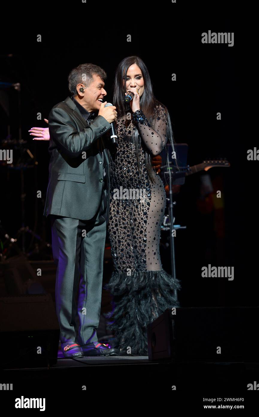 MIAMI, FLORIDA - FEBRUARY 23: Álvaro Torres and Geissie Torres perform ...